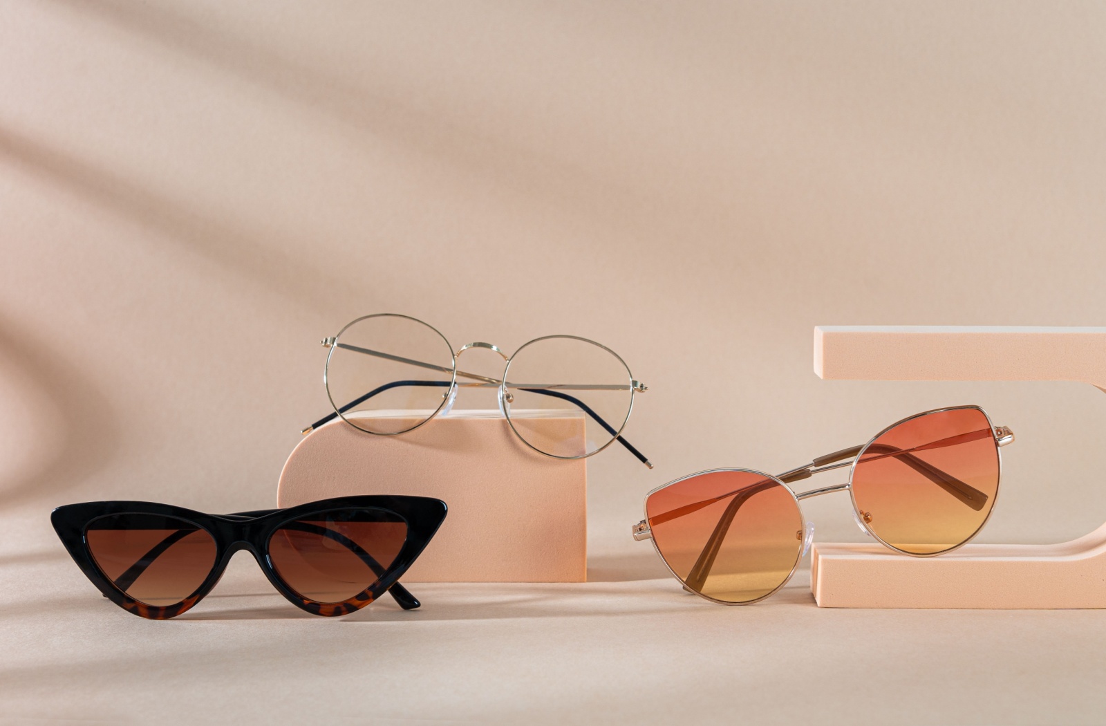 What Shape of Glasses are Best for an Oval Face? | Danville